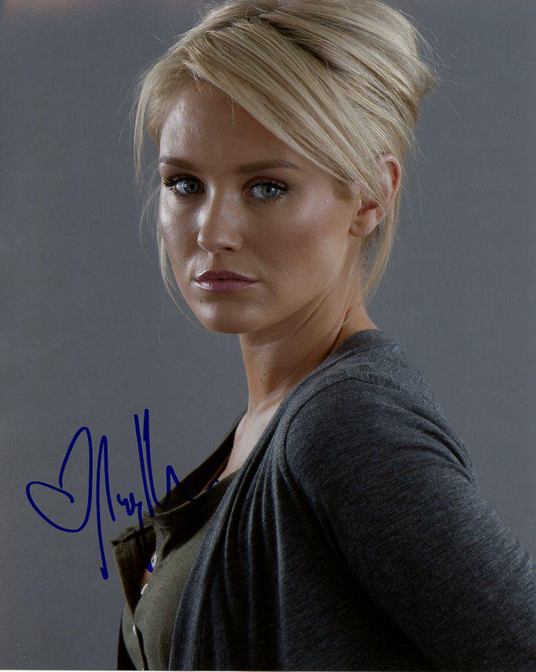 Nicky Whelan Hall Pass Wedding Ringer In Person Signed Photo Auction