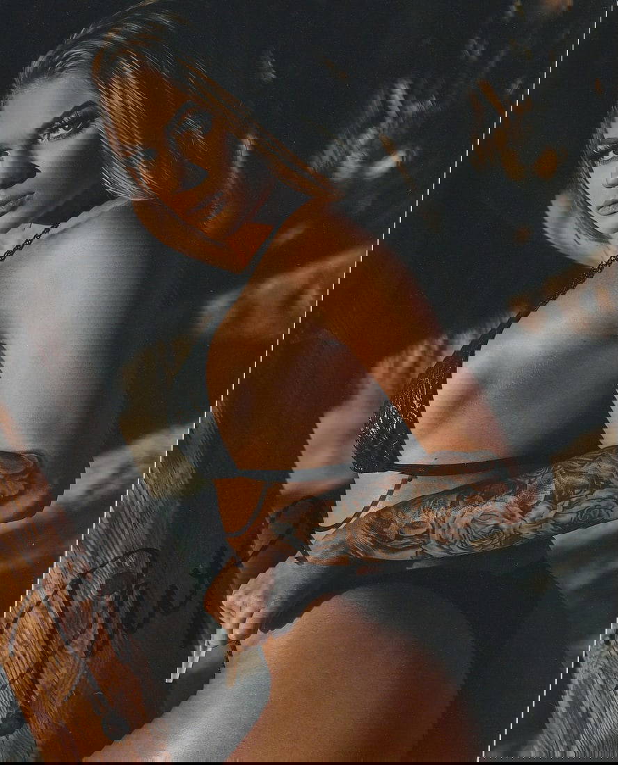 Payton Ashley Model In Person Signed Photo Auction