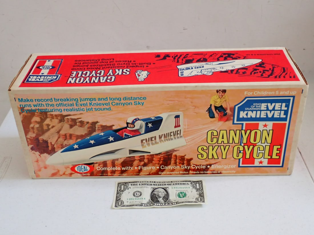 1974 Evel Knievel Stunt Cycle Canyon Sky Cycle Figure W/box