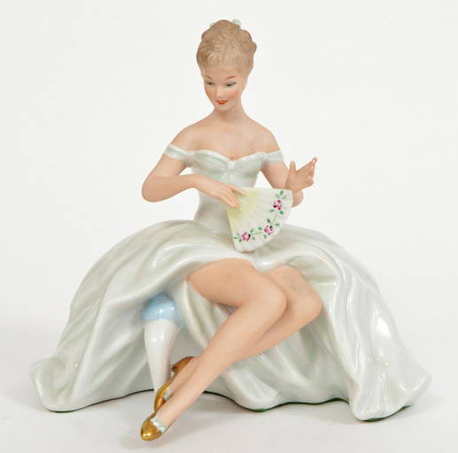 Wallendorf Porcelain Figure Lady With A Fan Wallendorf Porcelain Figure Lady With A Fan