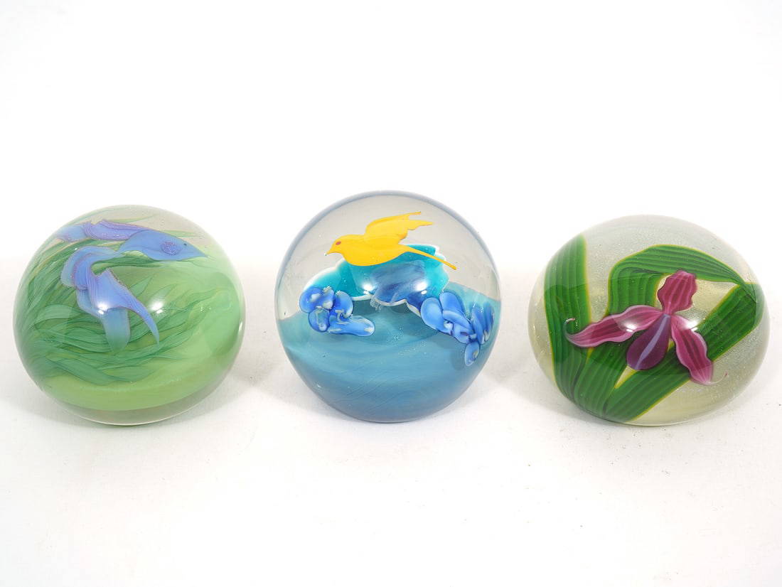 Three Lundberg Studios Signed Paperweights Auction