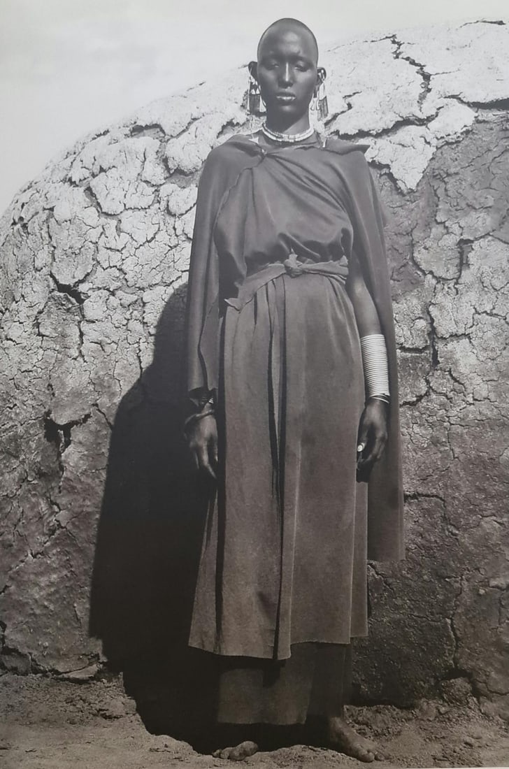 Herb Ritts, Maasai Woman, Cow Dung Dwelling, 1994 Auction