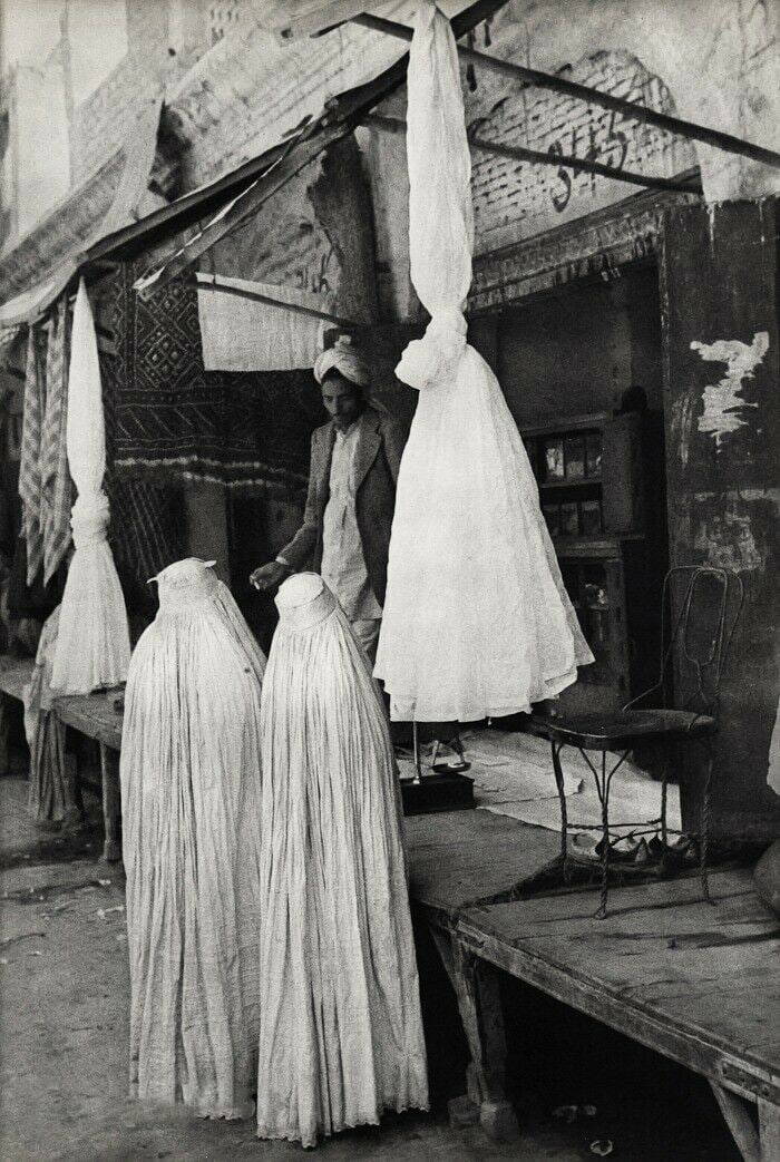 Henri Cartier Bresson, 1948 Pakistan Purdah Women Market Auction