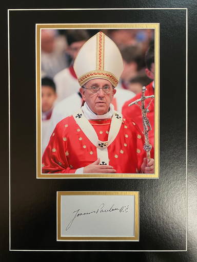 Pope John Paul II Autographed Display (#0128) on Sep 05, 2022 | ICZ ...