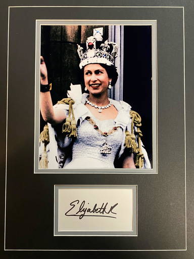 Queen Elizabeth Autographed Display (#0103) on Nov 22, 2022 | ICZ ...
