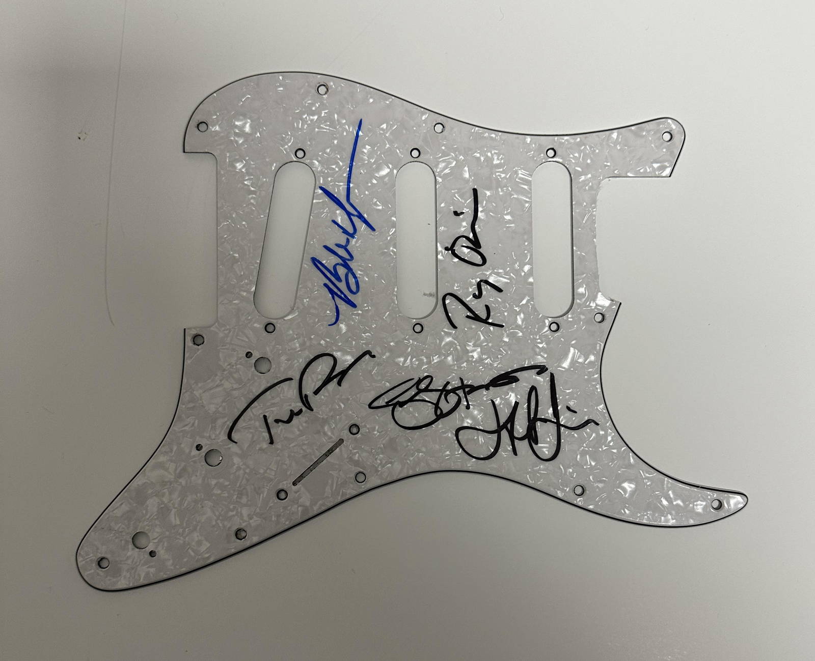Traveling Wilburys Autographed Pickguard All 5 Auction