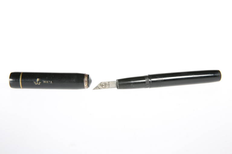 A Vintage Spy 'knife' Fountain Pen, Signed Wata, Signed