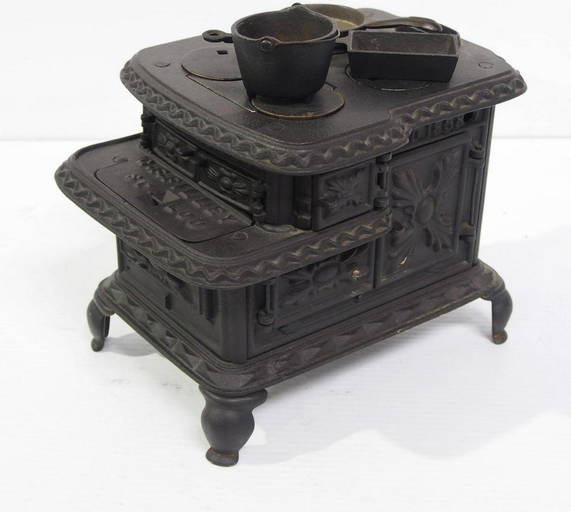 G.f. Filley St Louis Plymouth Rock Child's Stove