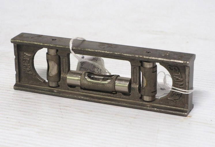 Stanley No.37 Cast Iron Adjustable Plumb And Level