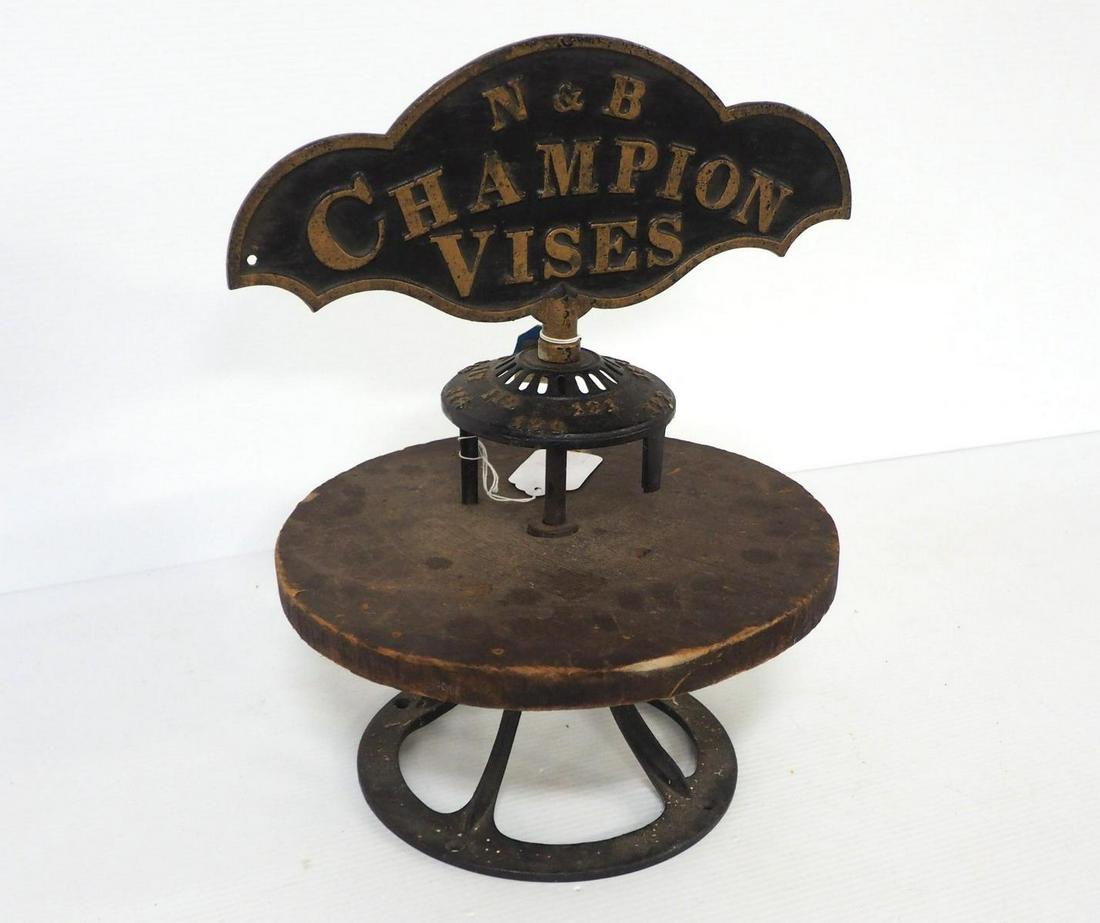 N&b Champion Vises Display Stand