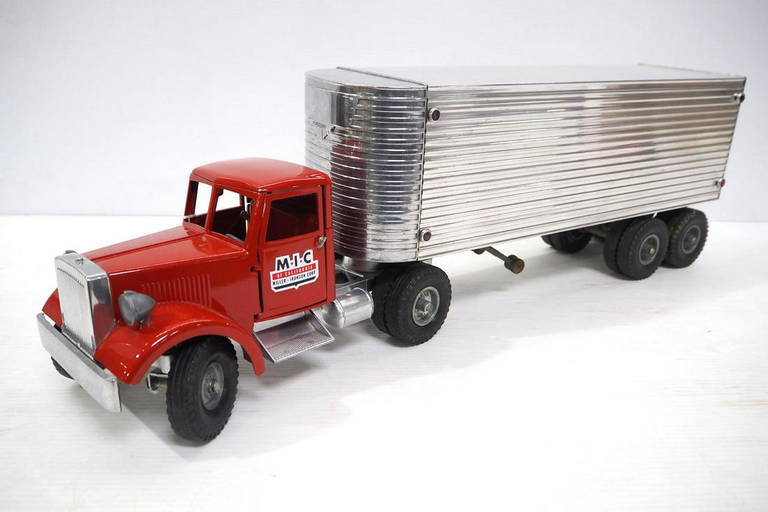 Smith Miller Mic Truck