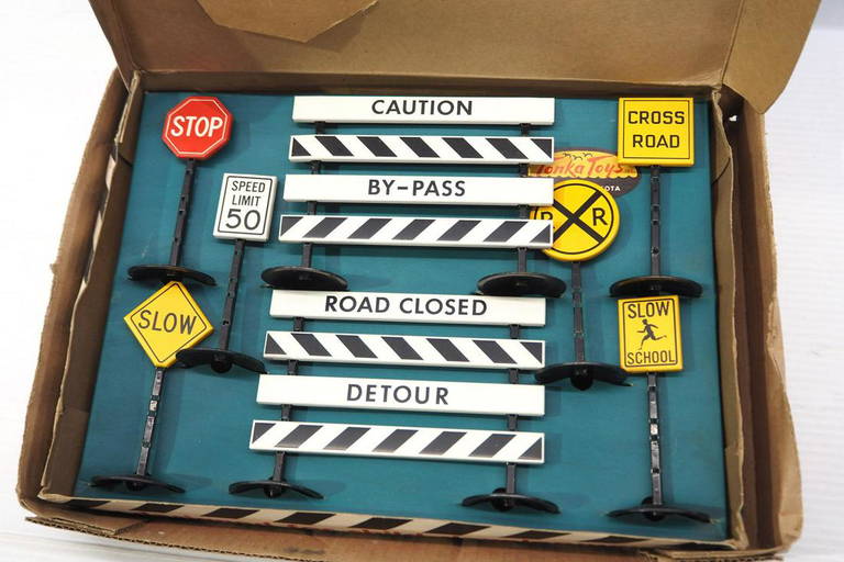 Tonka Hi Way Sign Set
