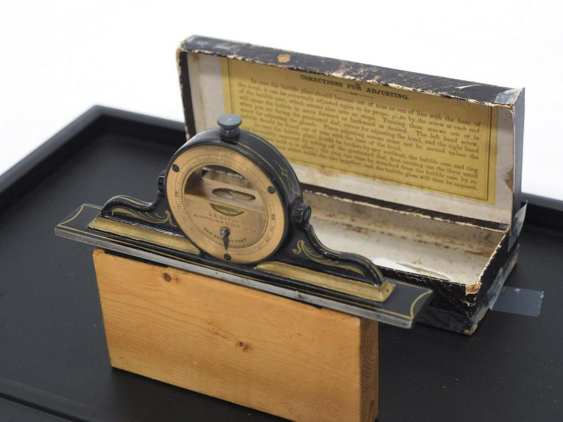 L.l. Davis Adjustable Spirit Level