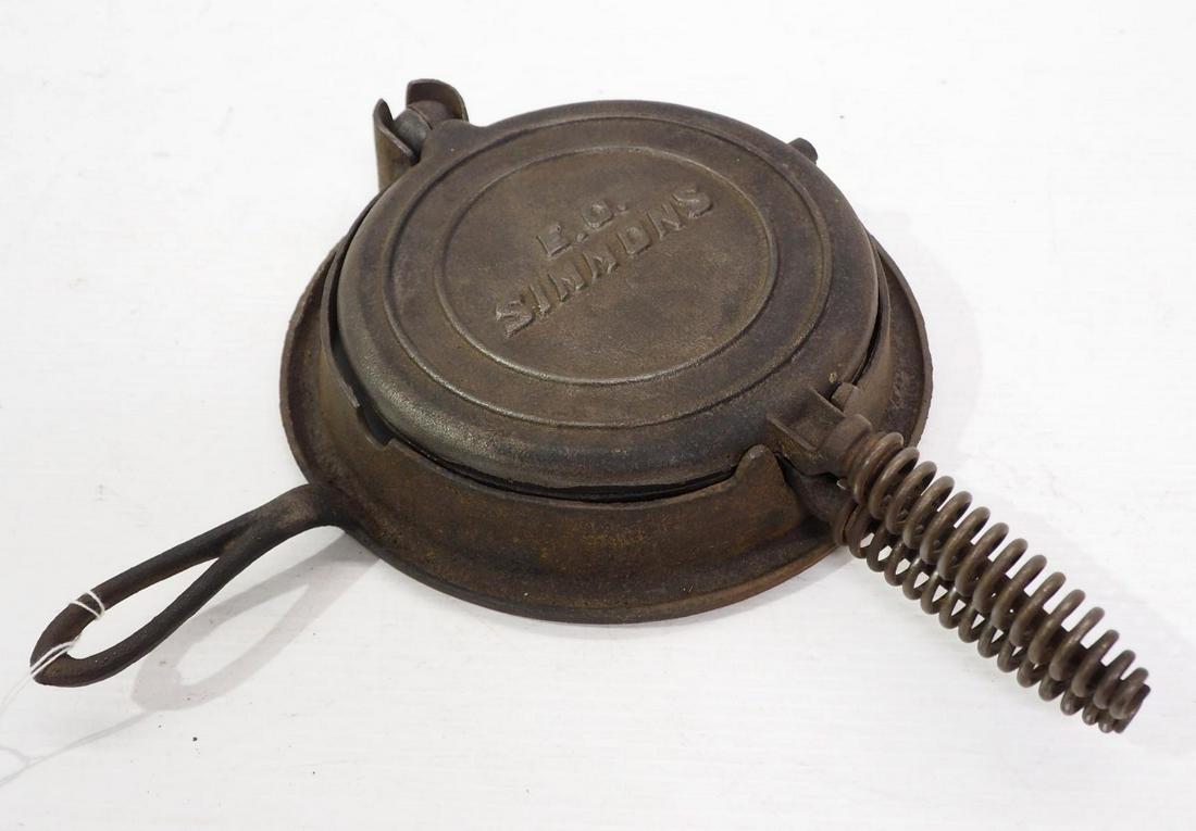 E.C. Simmons cast iron waffle iron - Mar 09, 2023 | Chupp Auctions ...