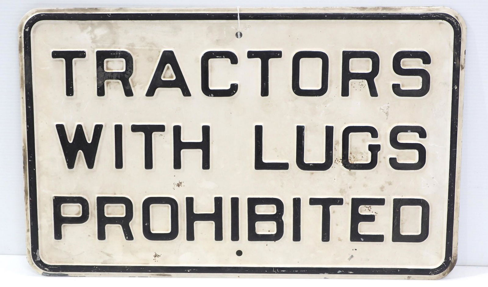 Tractors With Lugs Prohibited Sign