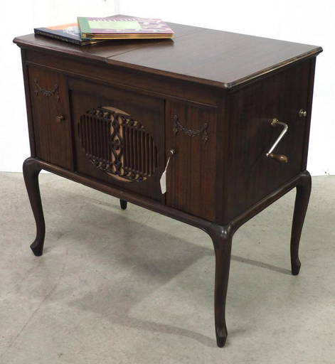 1920's Brunswick Model Yo Phonograph