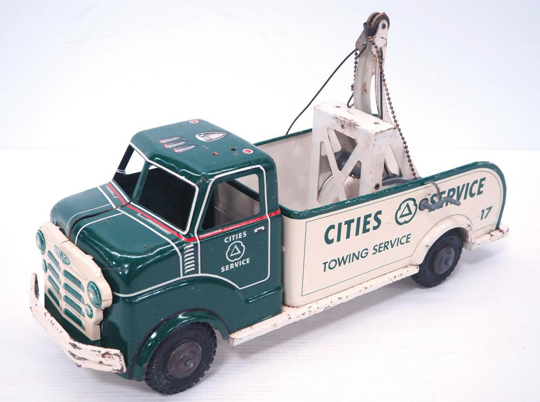Lumar Cities Service Towing Truck
