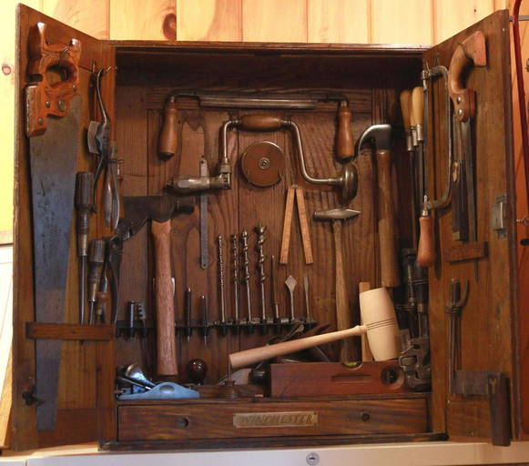 Winchester Oak Upright Tool Chest