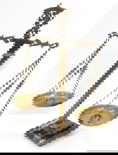 Table Top Balance Scale With Brass Pans