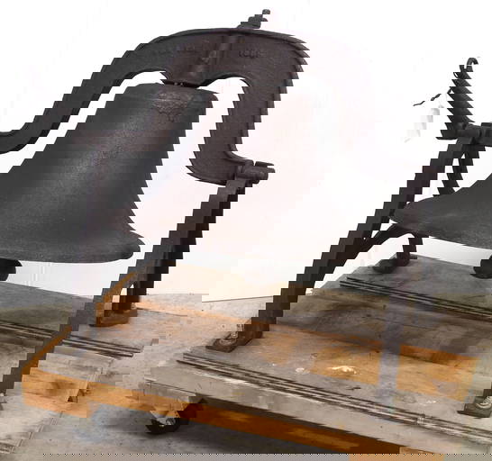 Unmarked No.4 Cast Iron Bell With Yoke