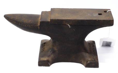 Antique Anvil Vise