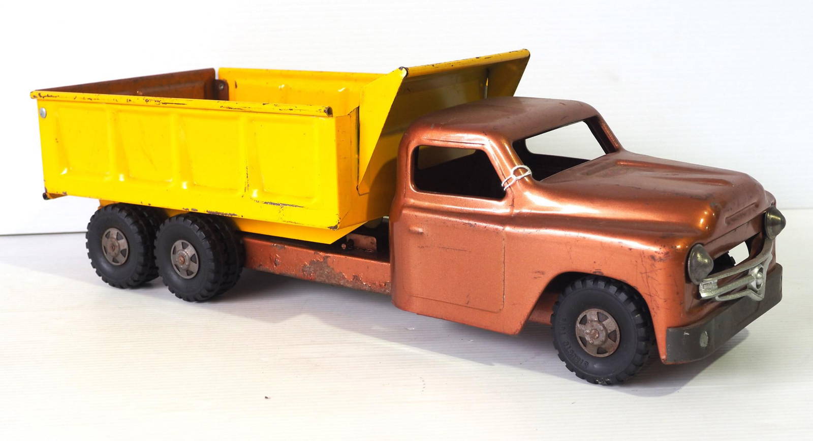 Structo Hydraulic Dump Truck Auction