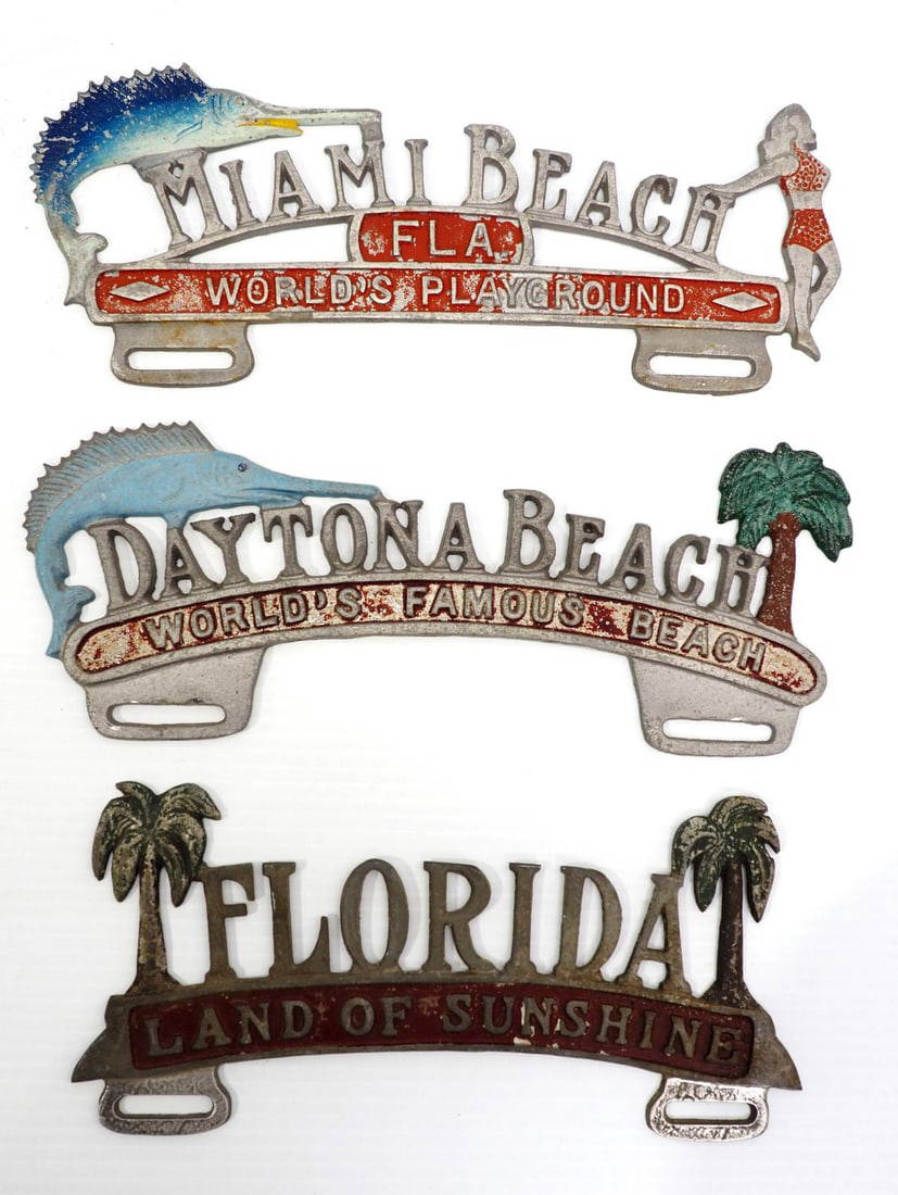 (3) Beach License Plate Toppers Auction