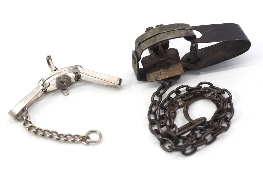 (2) Miniature Traps Auction