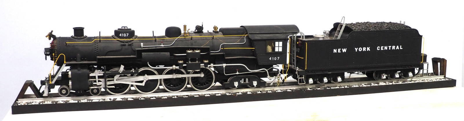 New York Central Locomotive And Coal Car Model