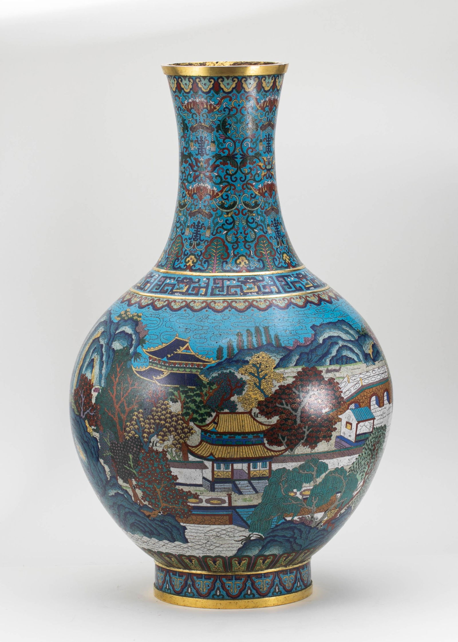 Attributed To Qing Dynasty Jingtai Blue Sky Ball Bottle Auction