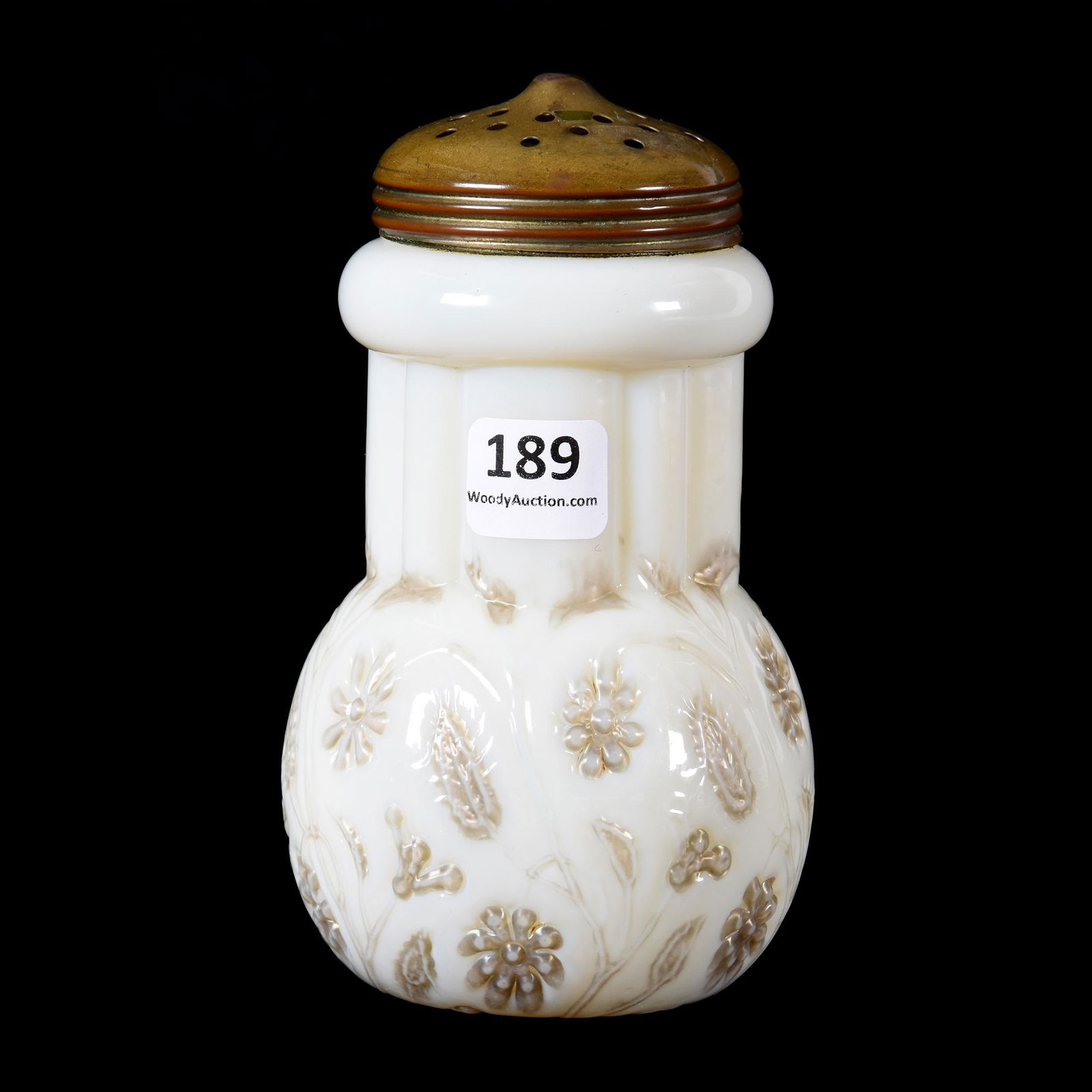 Sugar Shaker, Findlay Onyx Art Glass - Apr 25, 2020 | Woody Auction LLC ...