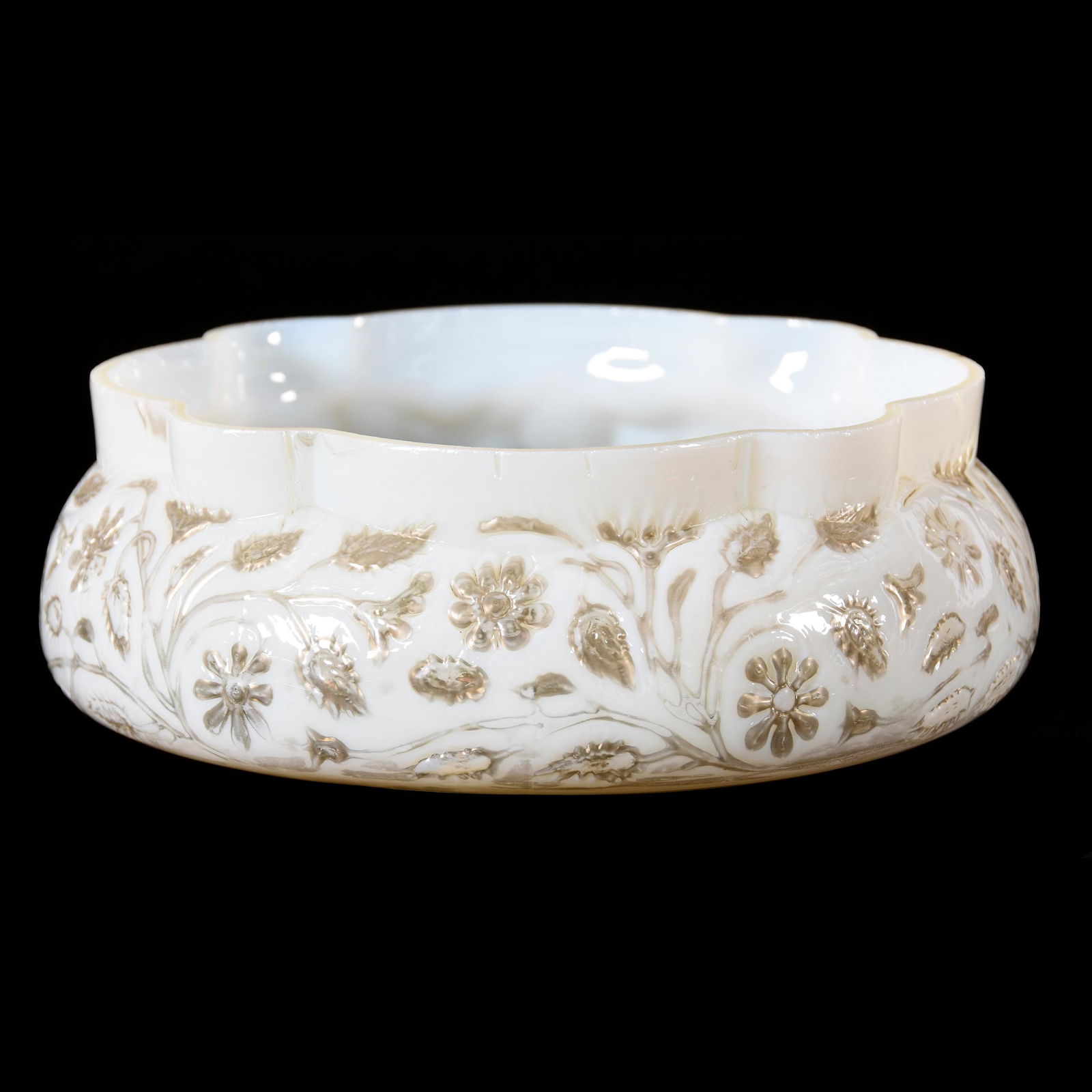 Bowl, Findlay Onyx Art Glass - Apr 25, 2020 | Woody Auction LLC in KS