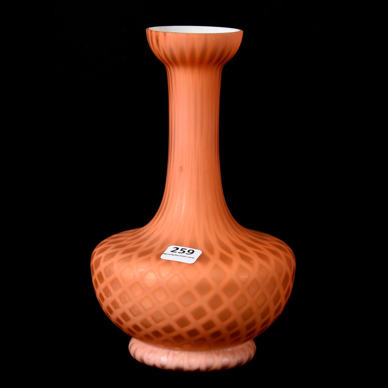 For Auction: Vase, Apricot Satin MOP Diamond Quilted (#0259) on Apr 11 ...