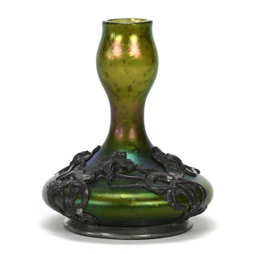 Vase, Loetz-Style Green Iridescent Art Glass - Dec 17, 2022 | Woody ...