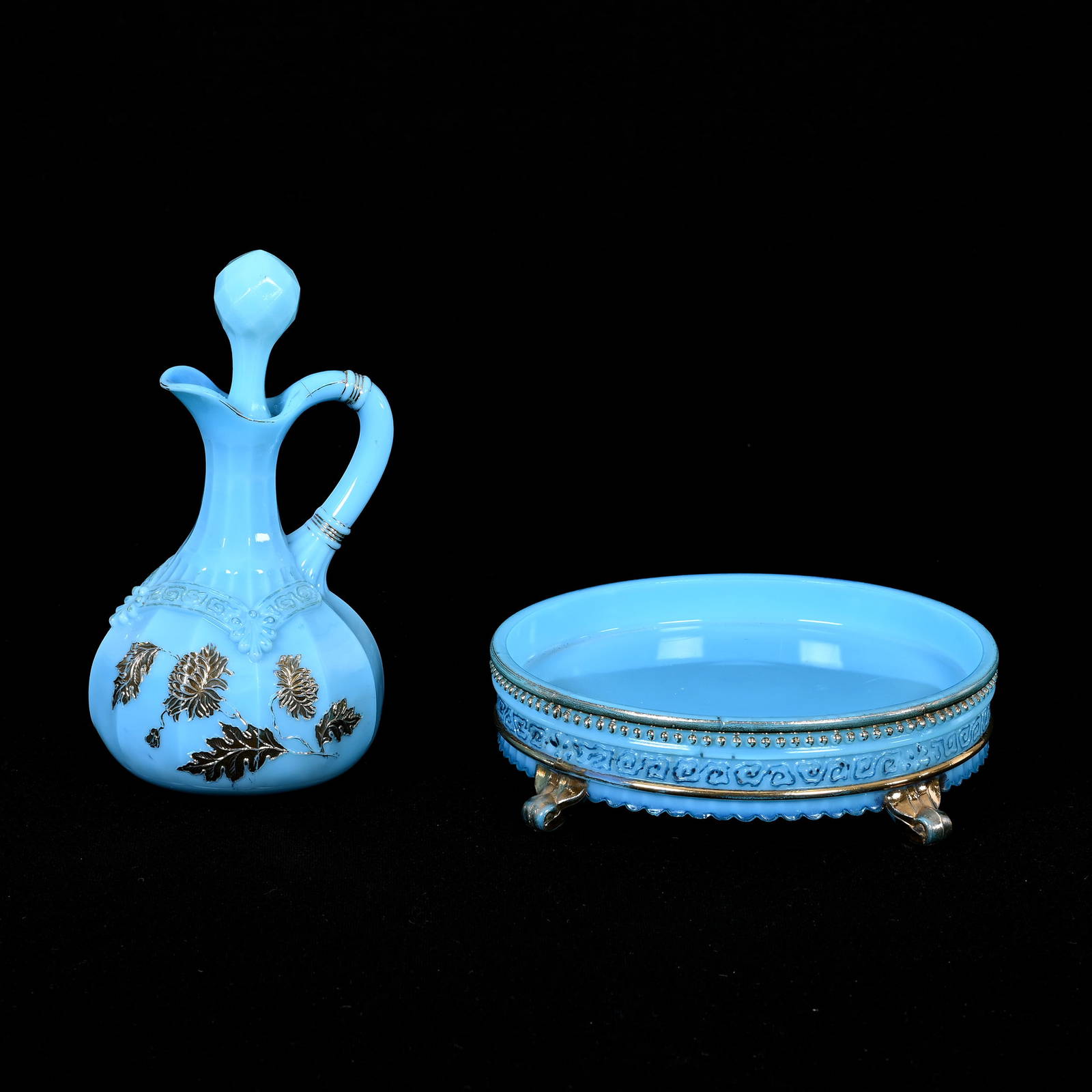 (2) Blue Custard Chrysanthemum Sprig Items Auction