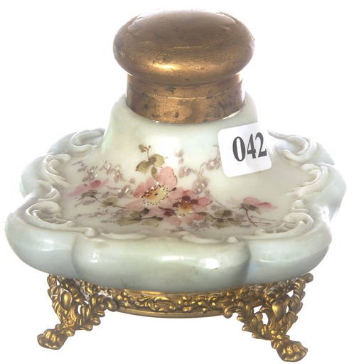 42: 4" X 4" UNMARKED WAVECREST INKWELL - Nov 17, 2012 | Woody Auction ...