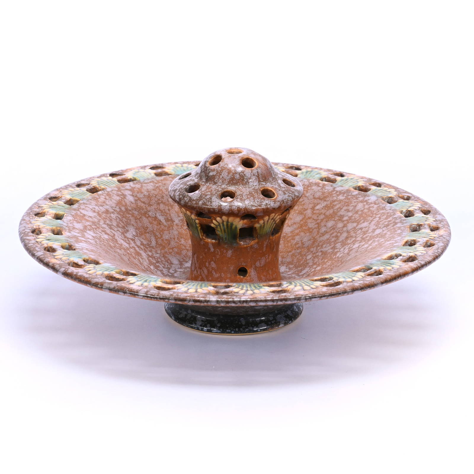 Center Bowl And Attached Flower Frog, Unmarked Roseville Art Pottery - Jun 21, 2025 | Woody ...
