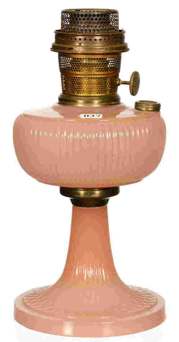 13 Aladdin Pink Vertique Art Glass Kerosene Lamp Oct 03 2014 Woody Auction Llc In Mo