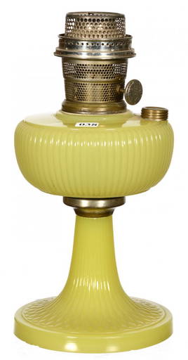 13 Aladdin Yellow Vertique Art Glass Kerosene Lamp Oct 03 2014