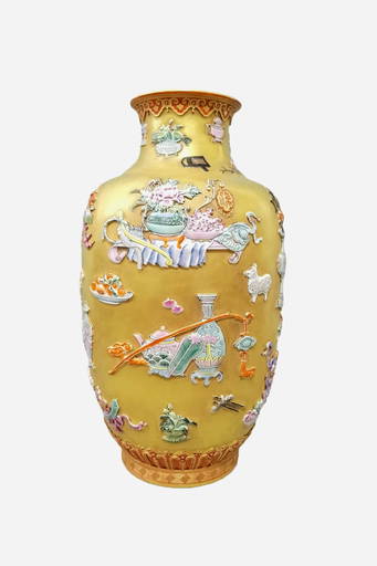 Vase With Gold Painted And Carved Eight Treasure Patterns