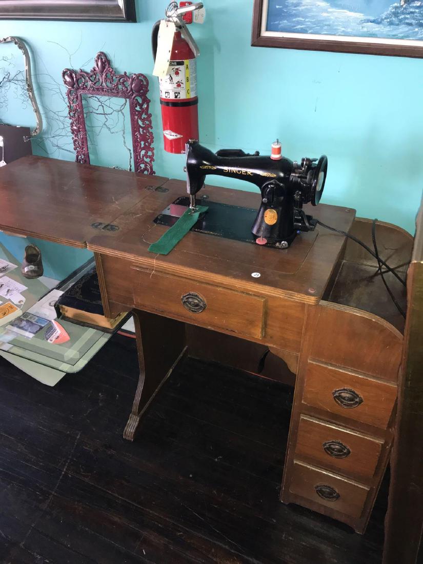 1941 23 Historical Singer Sewing Machine Original