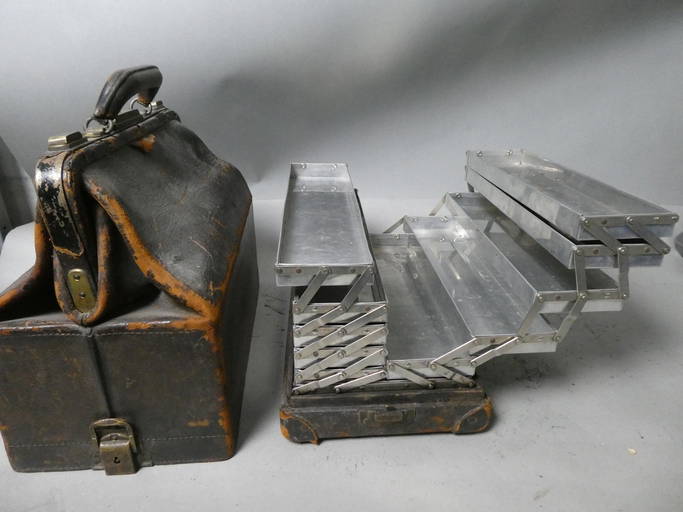 Antique Brown Leather Knickerbocker Case w/ Patent Extension Trays ...