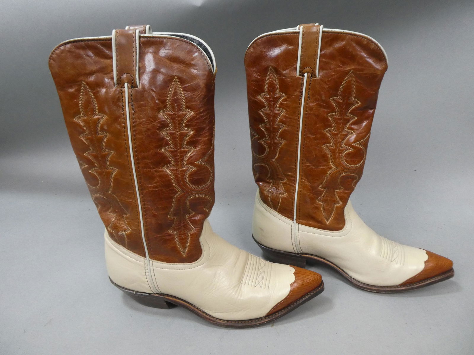 Pair Woman's 8m Brown & Tan Code West Leather Cowboy Western Boots