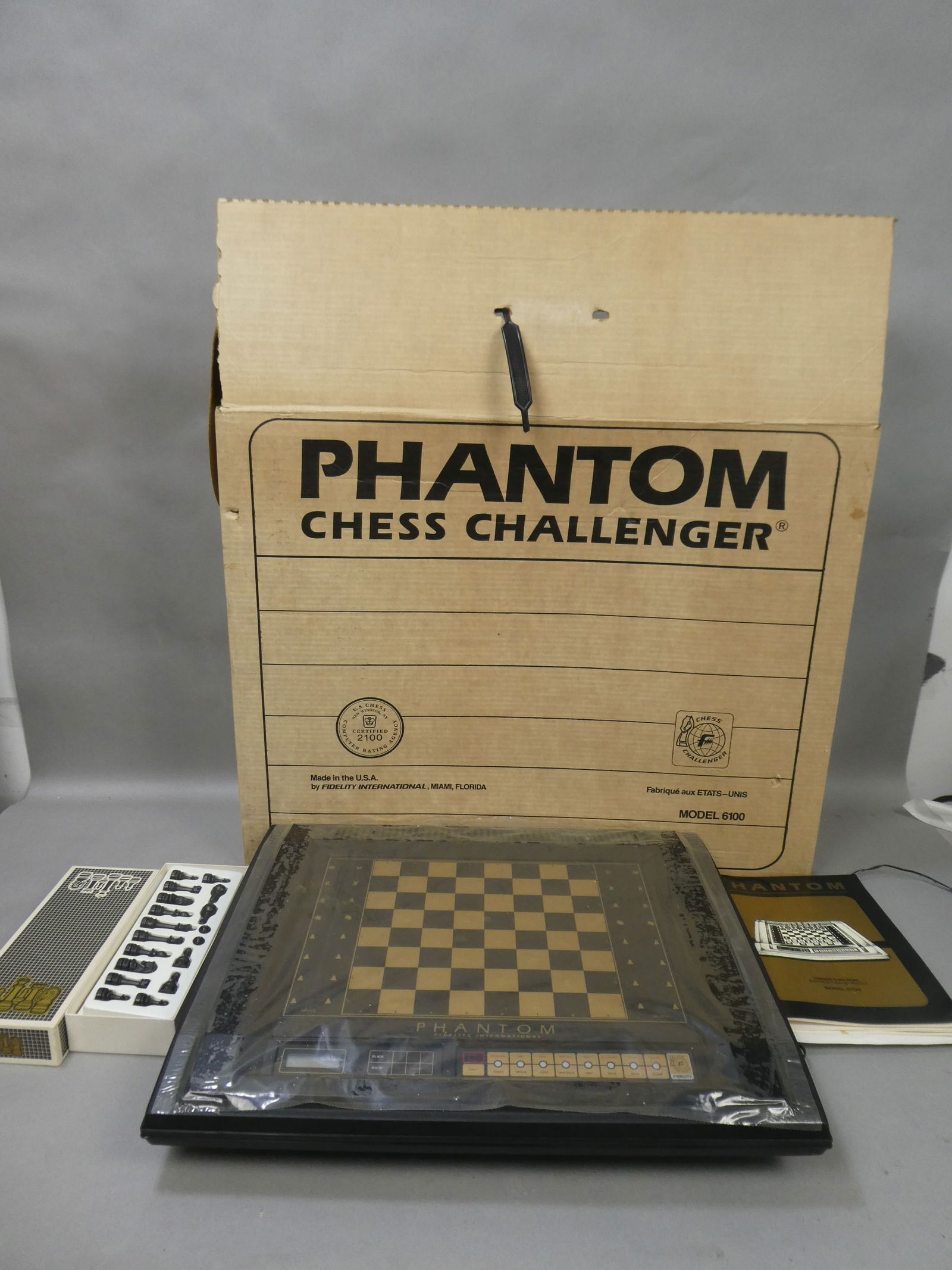 Fidelity International Phantom Model 6100 Automatic Chess Board Auction