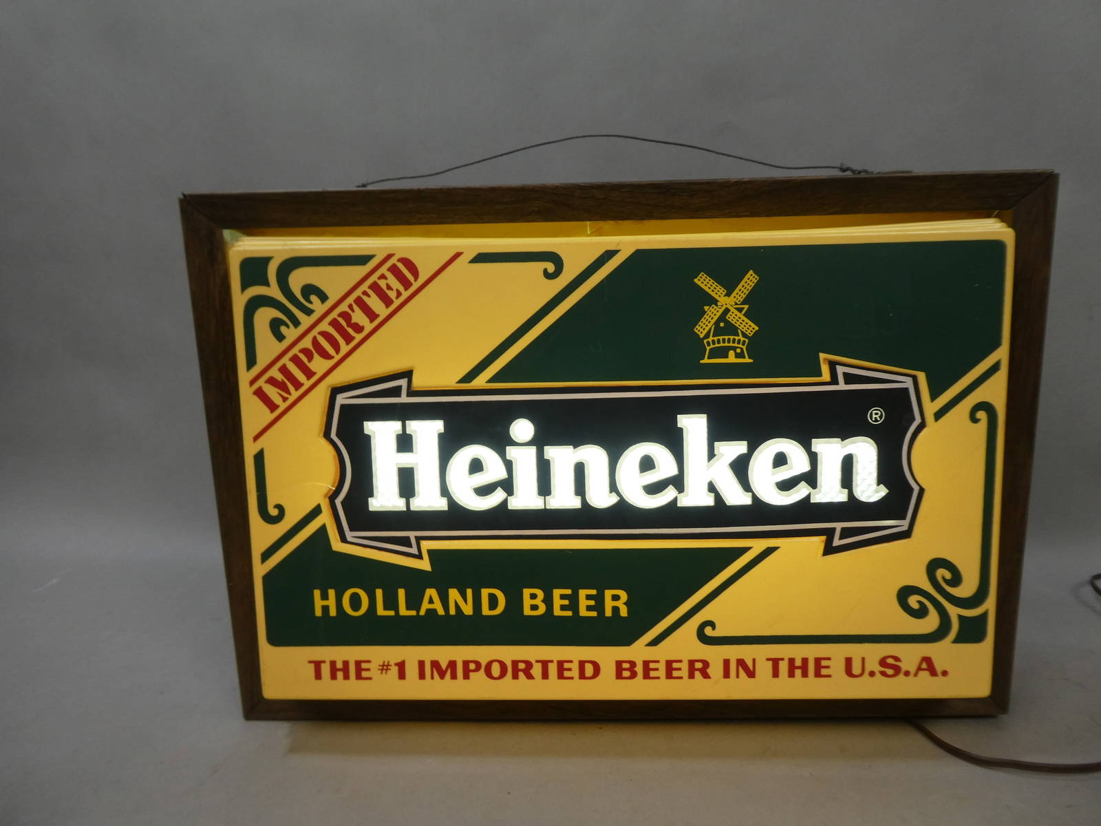 Vintage Heineken Holland Beer Lighted Plastic & Metal Beer Sign Auction