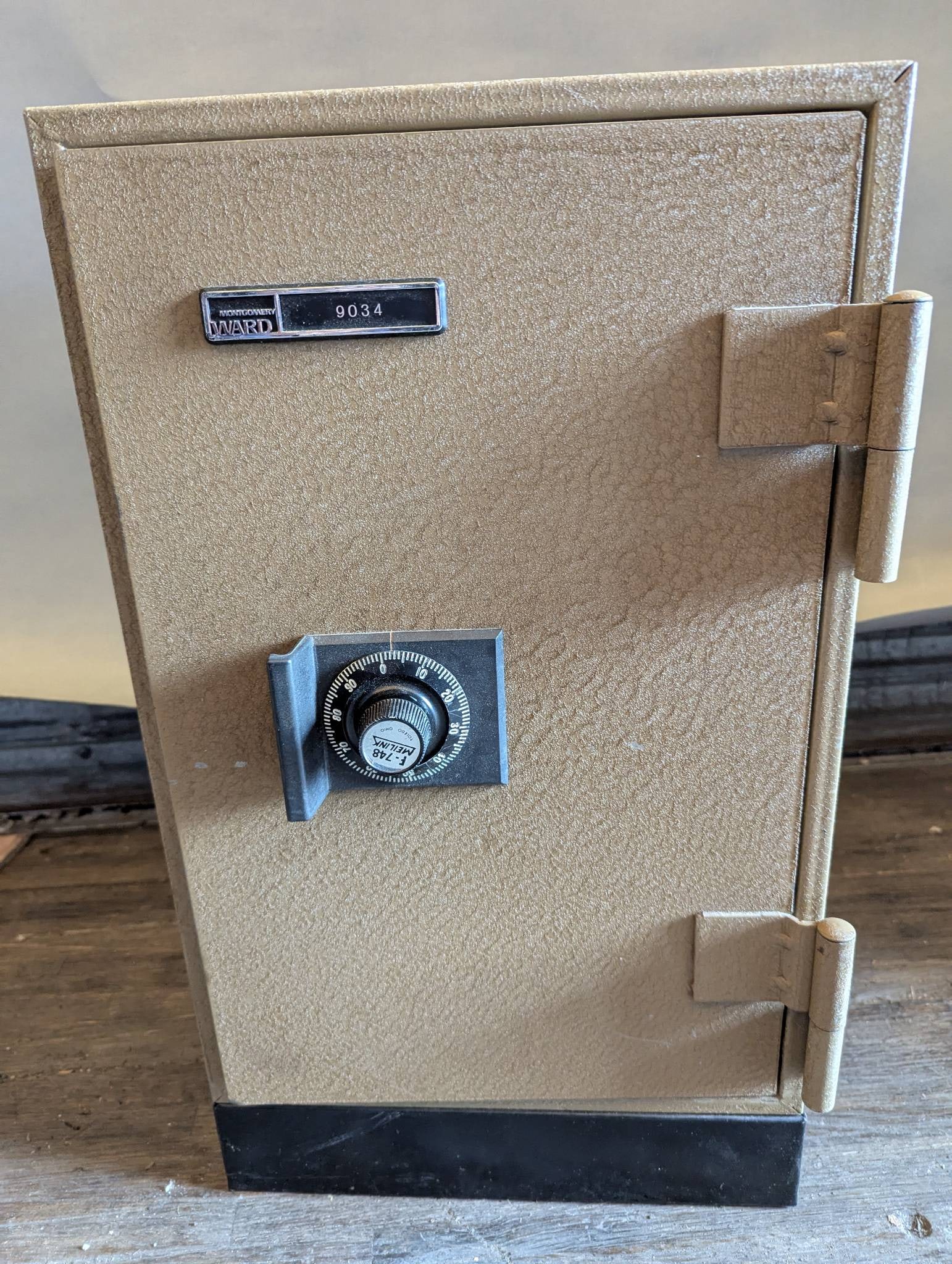 Montgomery Ward Fireproof Safe With Combination Lock - Jun 20, 2025 ...