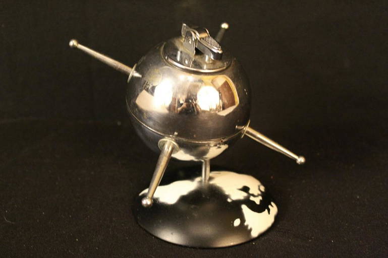 Vintage Chrome Sputnik Table Lighter