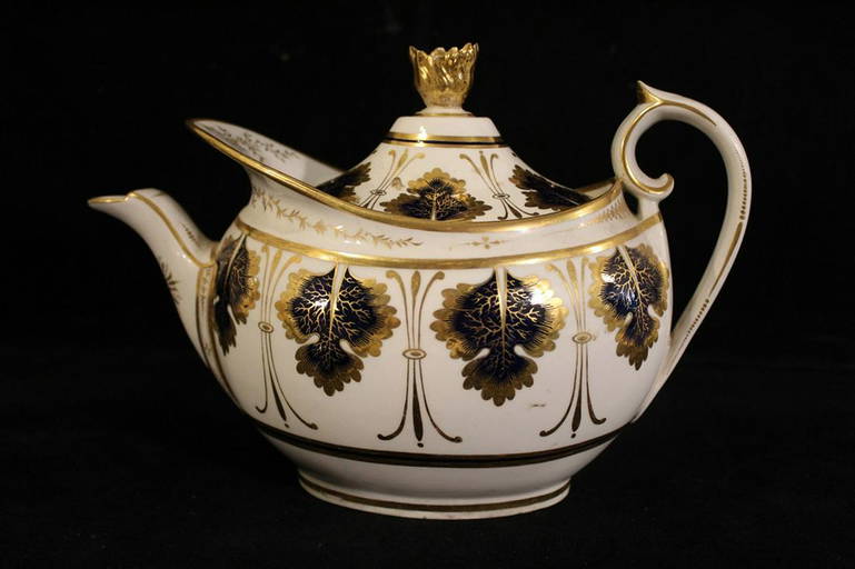 Worcester Flight Barr & Barr Porcelain Teapot