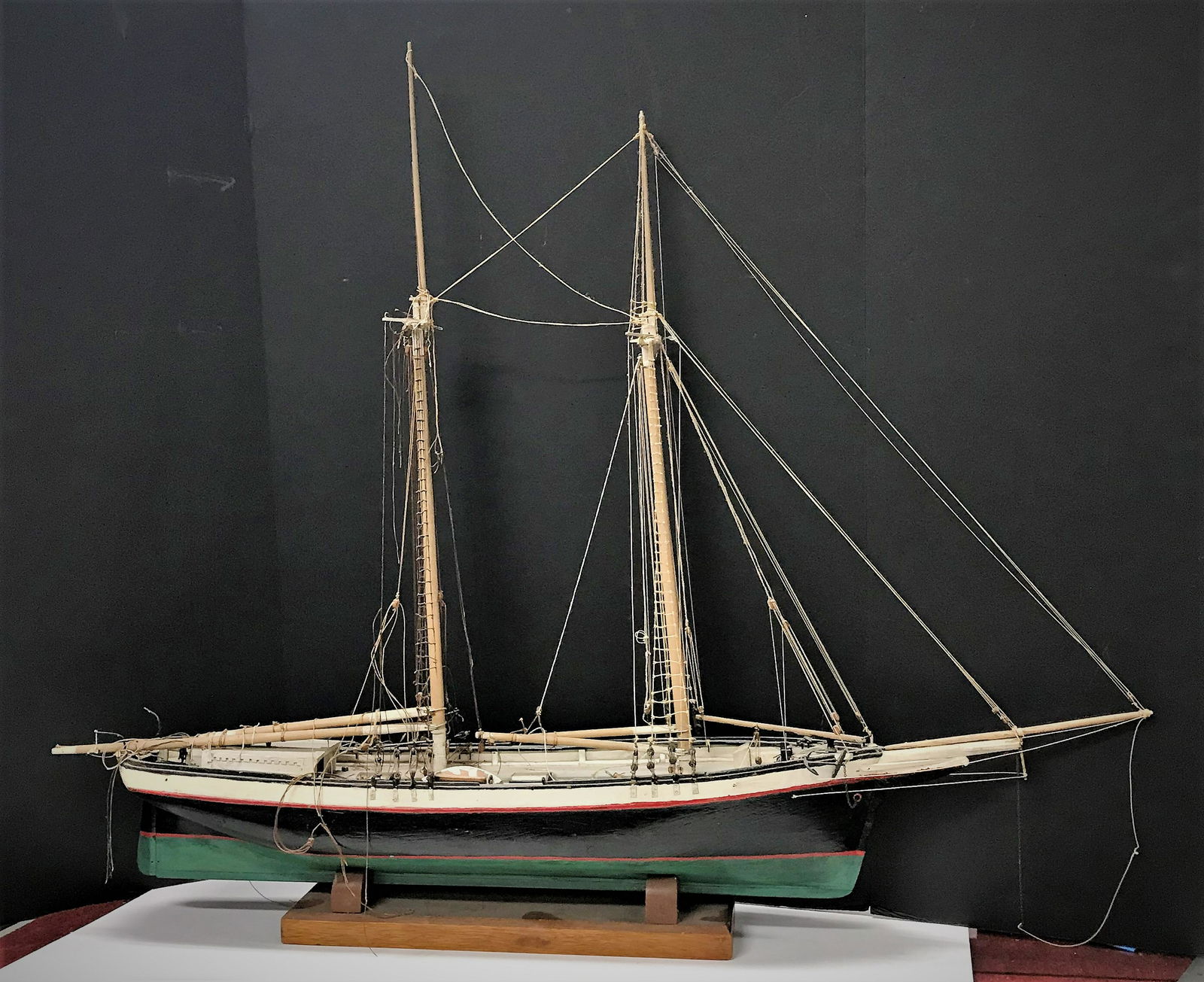 Antique Wooden Schooner Model - Aug 25, 2019 | Pennkam Auctioneers in CT