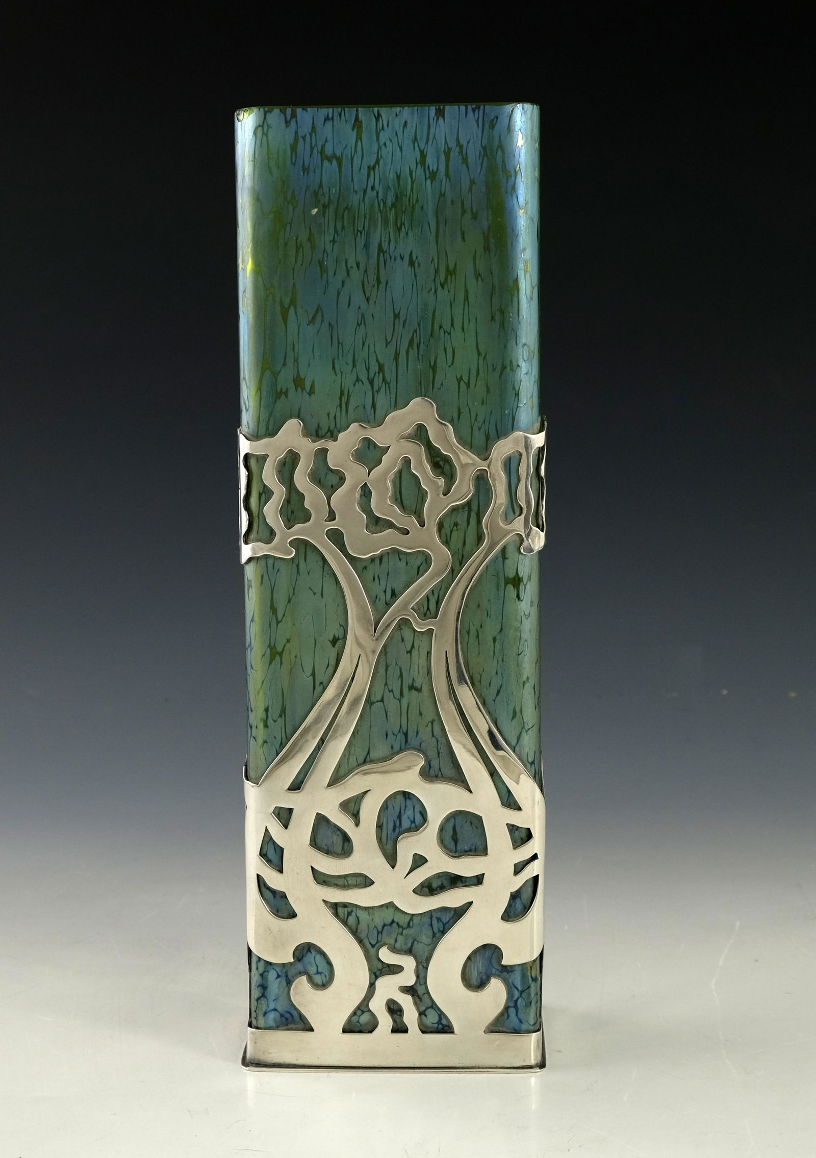 An Austrian Secessionist iridescent glas - Dec 10, 2022 | Kinghams ...